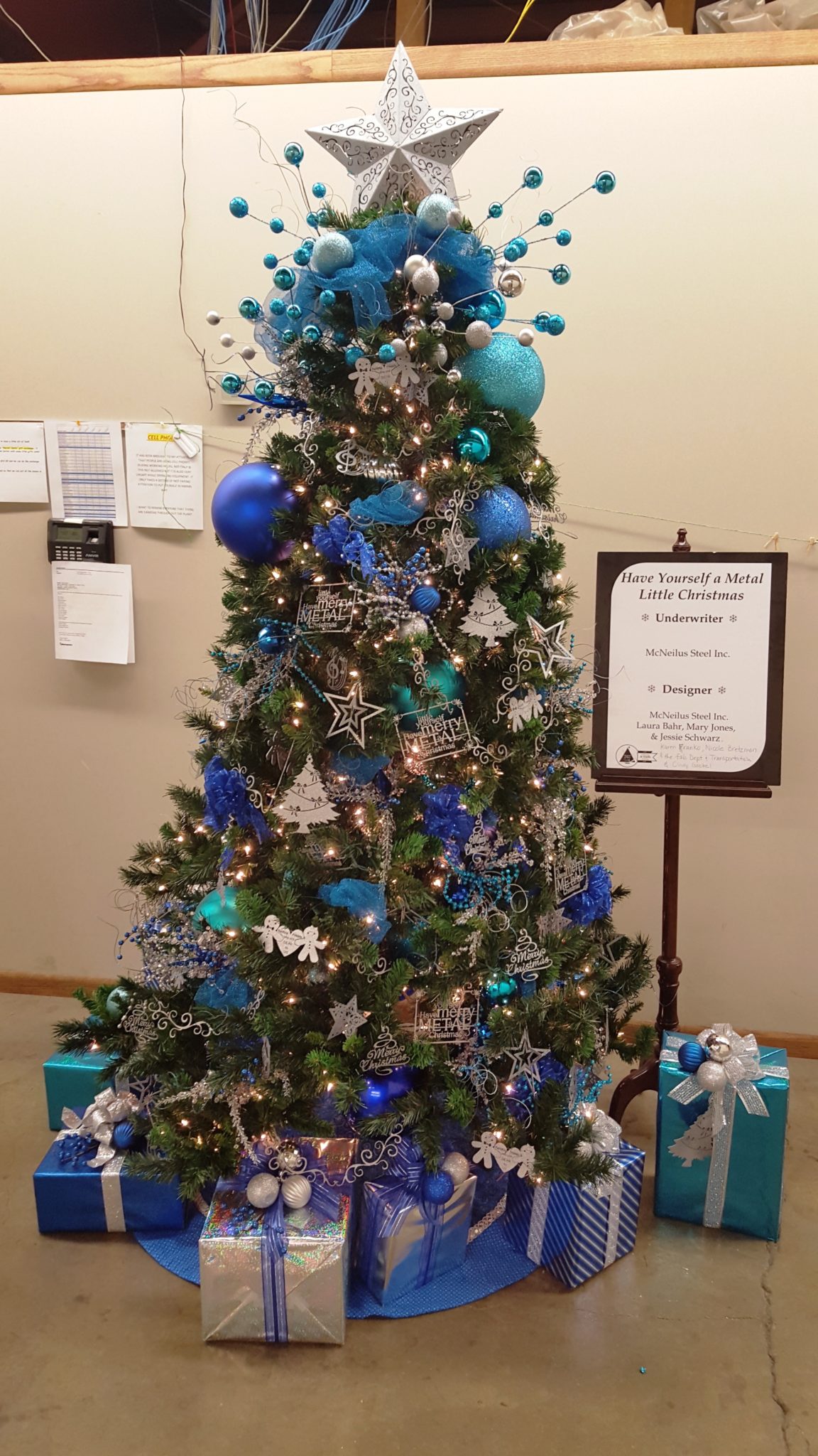 McNeilus Steel Designs the Perfect Christmas Tree | Harmony